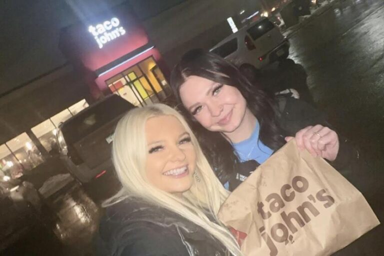 Fargo Welcomes New Taco John’s, Excited Fans Wait in Line - THENEVADAVOICE