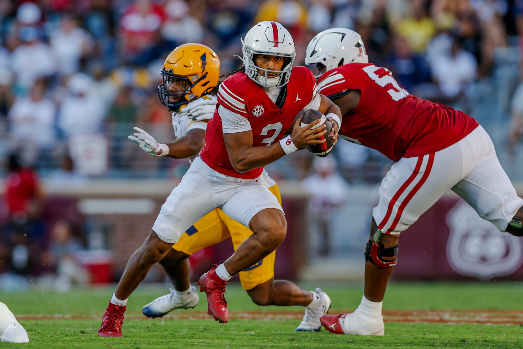 West Virginia Welcomes Oklahoma QB Michael Hawkins Jr. to the Team ...
